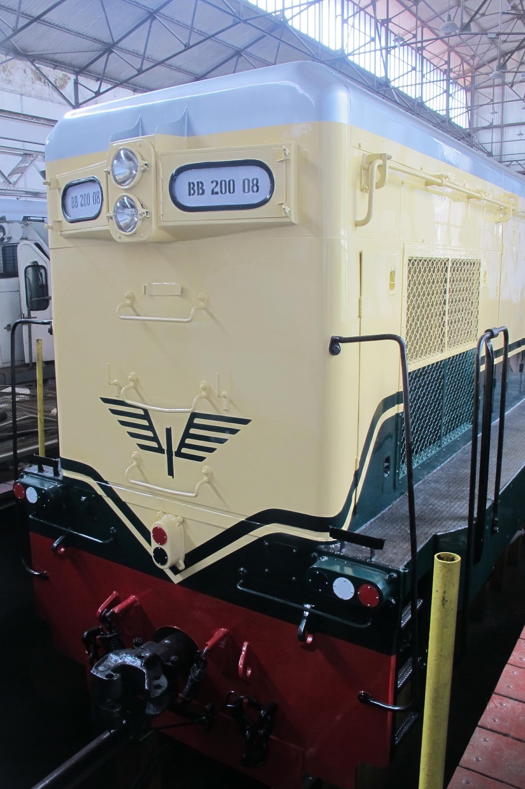 sangpengamat: "Membangkitkan Kembali" Lokomotif Seri BB200