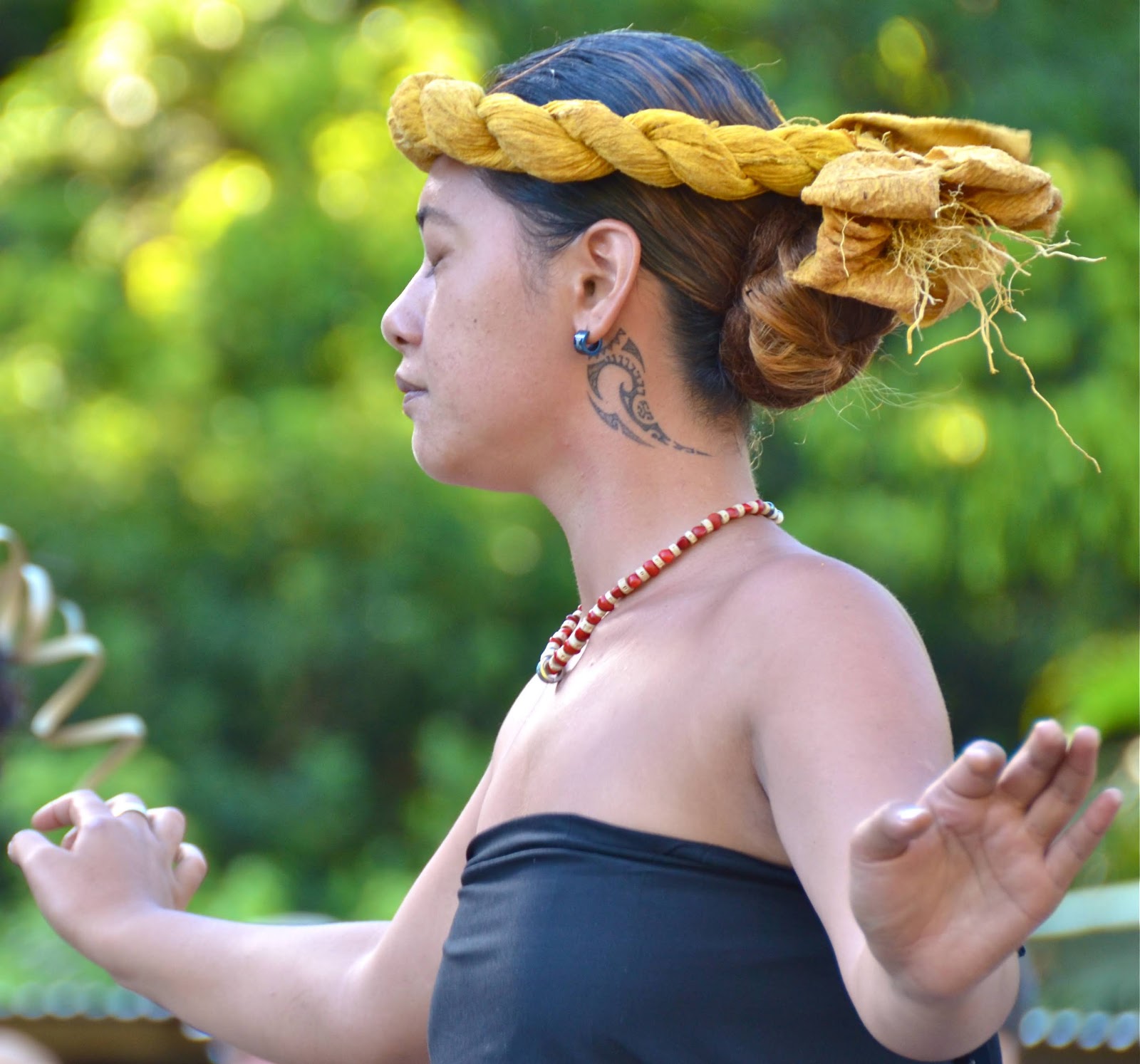 Ke Ala Kai Loa: Omoa and Hanavave, Fatuiva June 2012