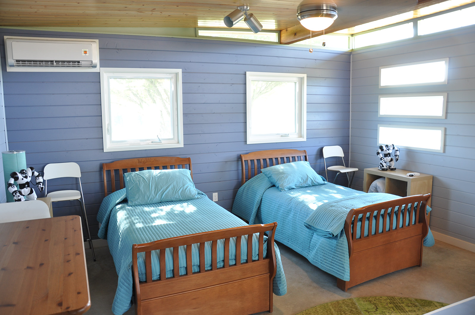 TINY HOUSE TOWN: Modern Cabin Compound