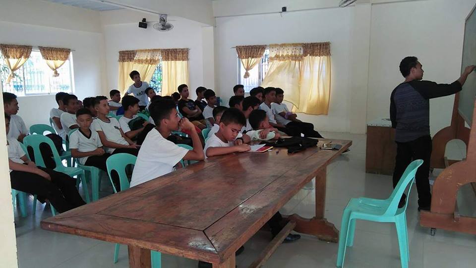 Filipino sa Piling Larang Group 2: ALTAR SERVERS (KATITIKAN NG PULONG)