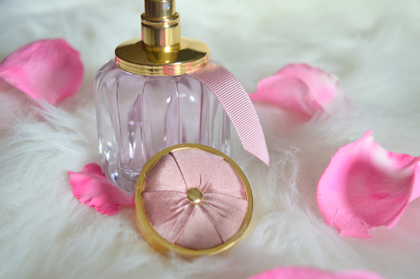 NEW: Artistry - Flora Chic Eau de Parfum | CURVES IN COLORS