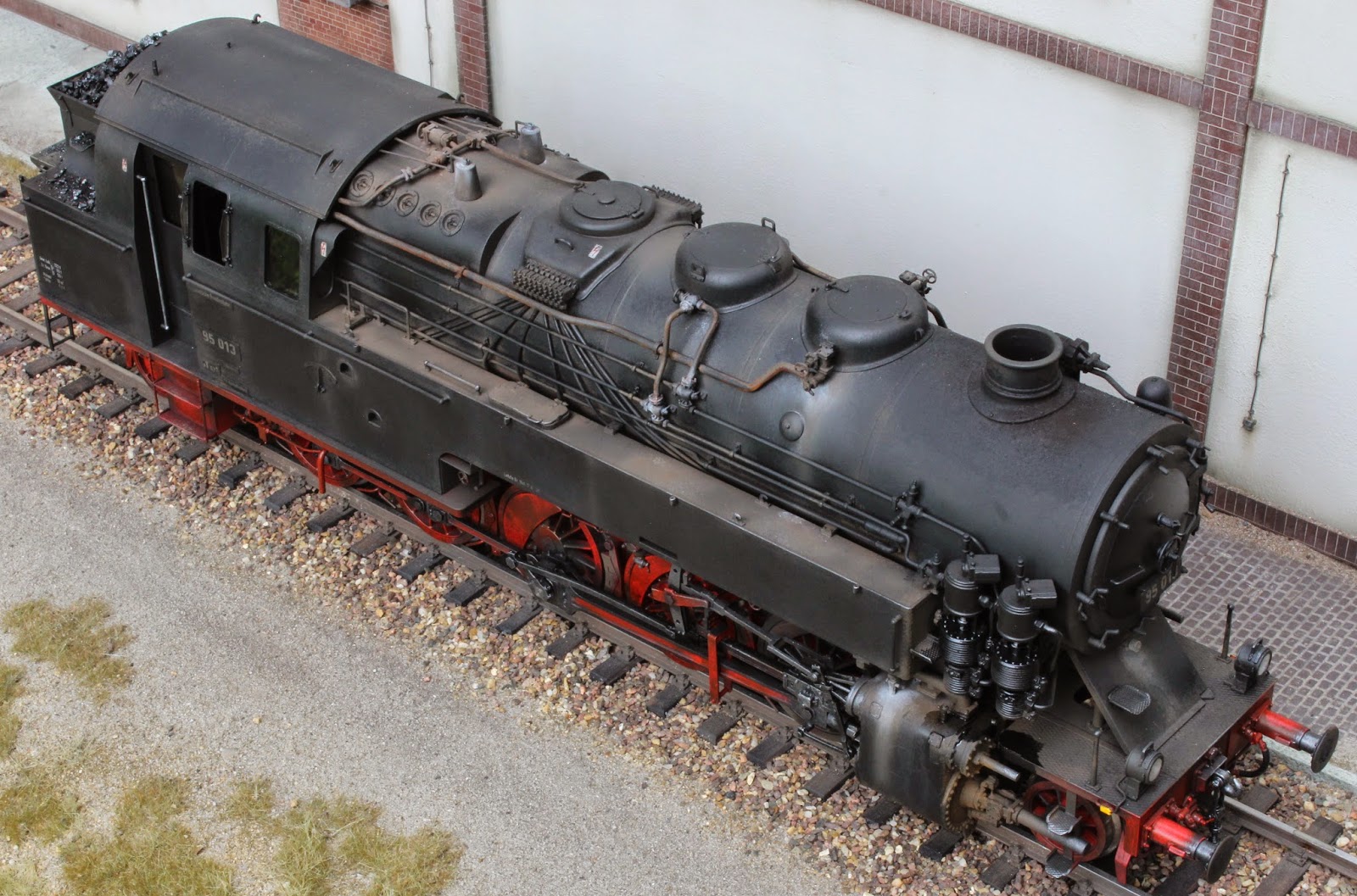 becasse weathering: Königin von Kiss: die Baureihe 95 in Spur 1