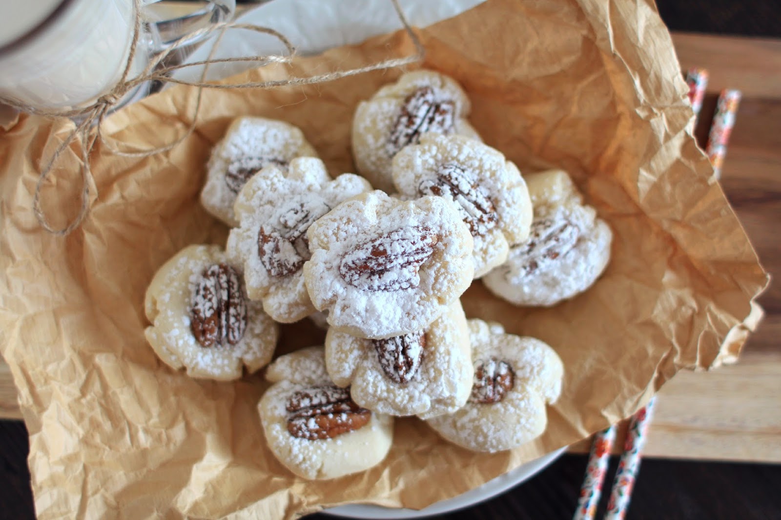 Feeding My Addiction: Ghoreyeba {Arabic Butter Cookies}