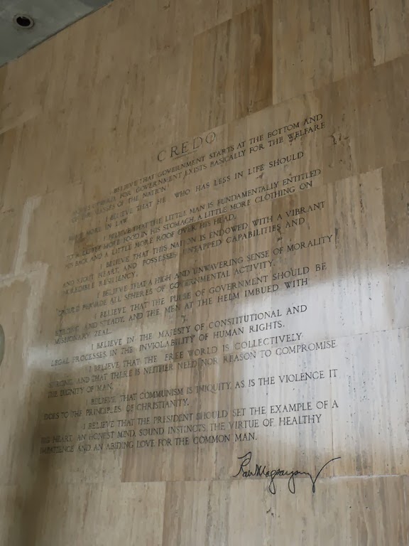 Arquitectura Manila: Ramón Magsaysay Center