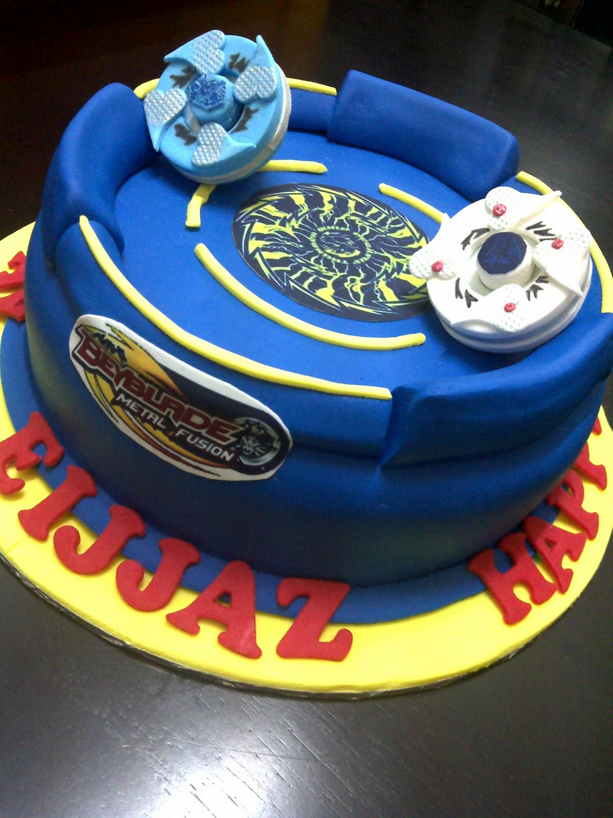 Beyblade Blue and Red Stadium | Unique Cake