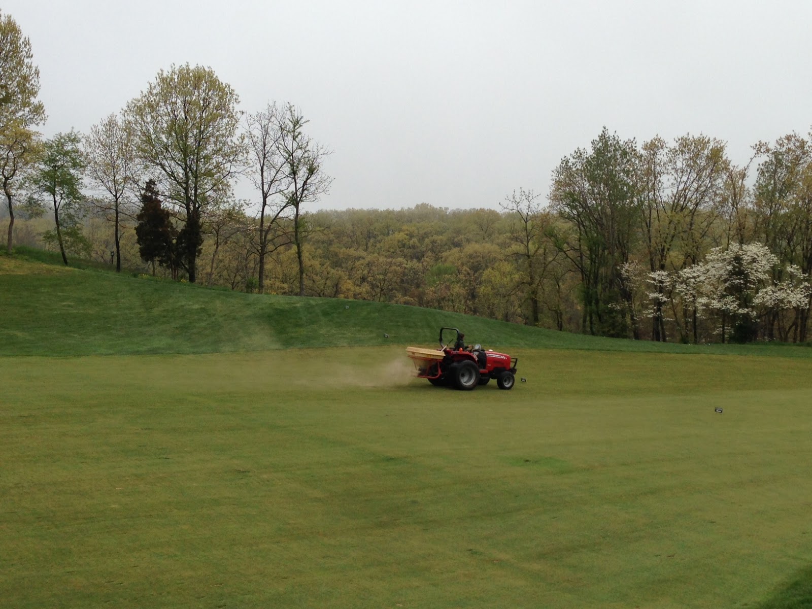 LEDGEROCK GOLF CLUB MAINTENANCE: Fertilizing Fairways