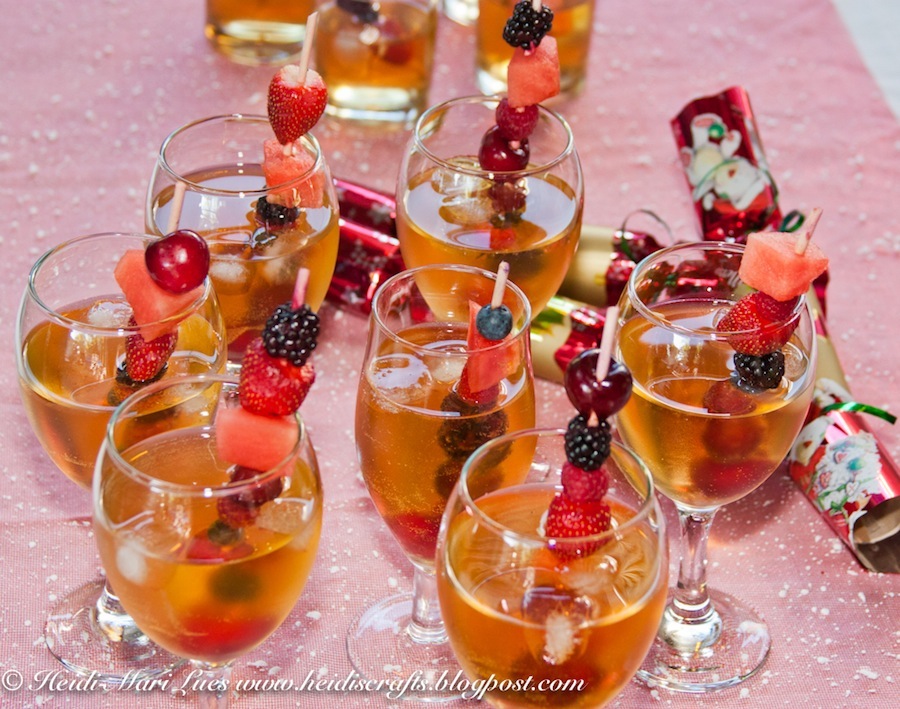 Crafts by Danika: ‘n Vrugte Drankie Vir Kersfees