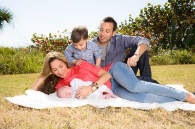 Família de Howie na revista Space Coast Living | BSB Jornalismo