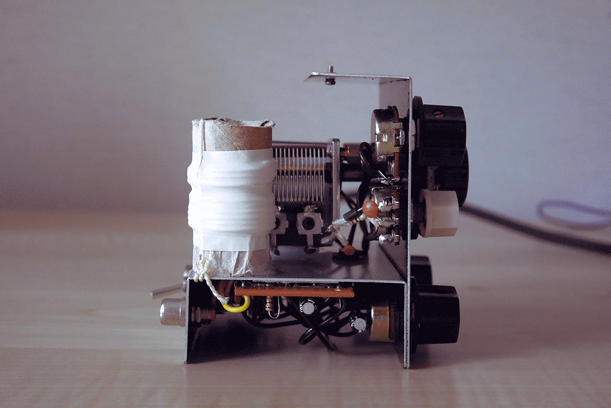 EEKit Blog. Programmer's Notes: Regenerative Radio Receiver EEKit Blog. Programmer's Notes: Regenerative Radio Receiver