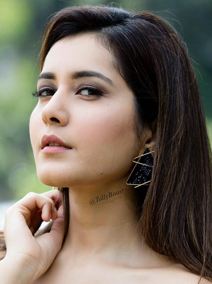 Beautiful Telugu Model Rashi Khanna Long hair Face Closeup - Rashi Khanna
