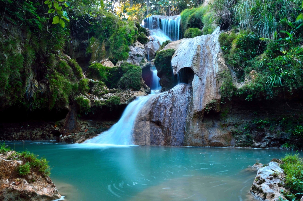 Air Terjun Goa Luweng yang Menyejukkan Mata - Manusia Lembah