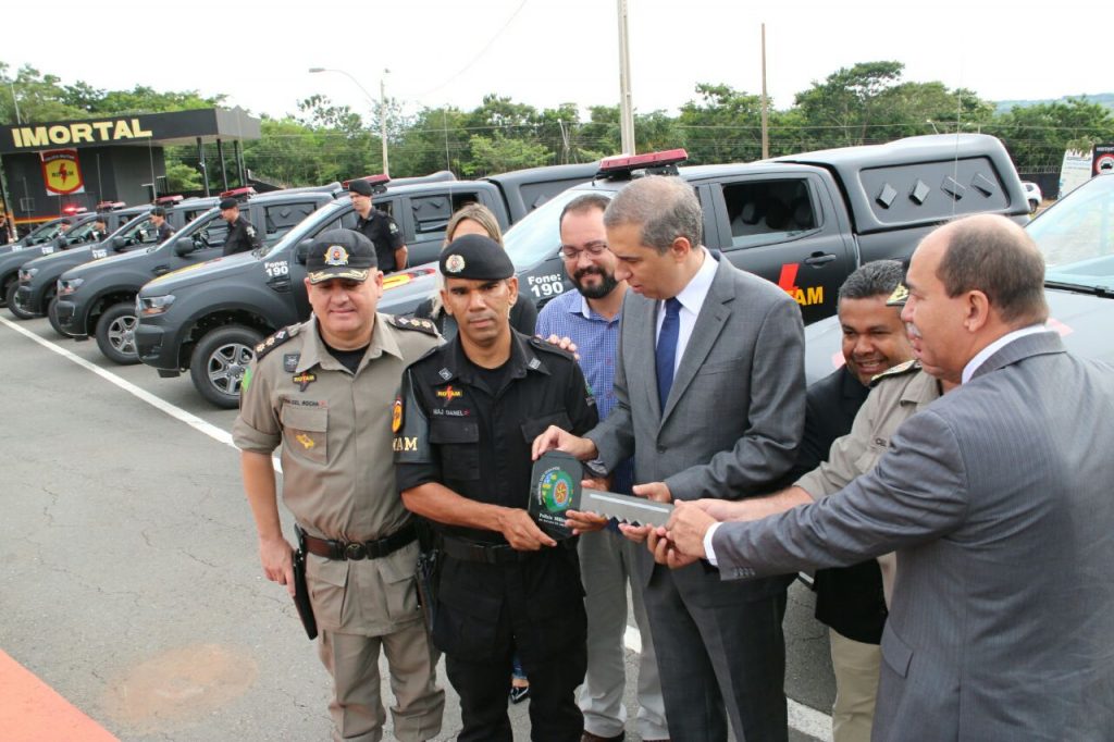 Em Goiania, vice-governador entrega 20 novas viaturas a Rotam ...