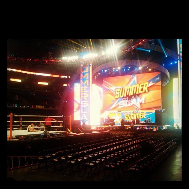 Imágenes exclusivas del set de WWE SummerSlam ~ Más Wrestling