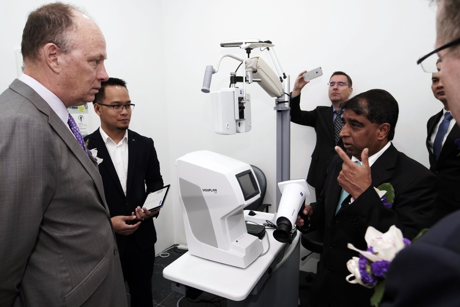 A Malaysian Man: Carl Zeiss Vision Officially Opens The First Zeiss ...