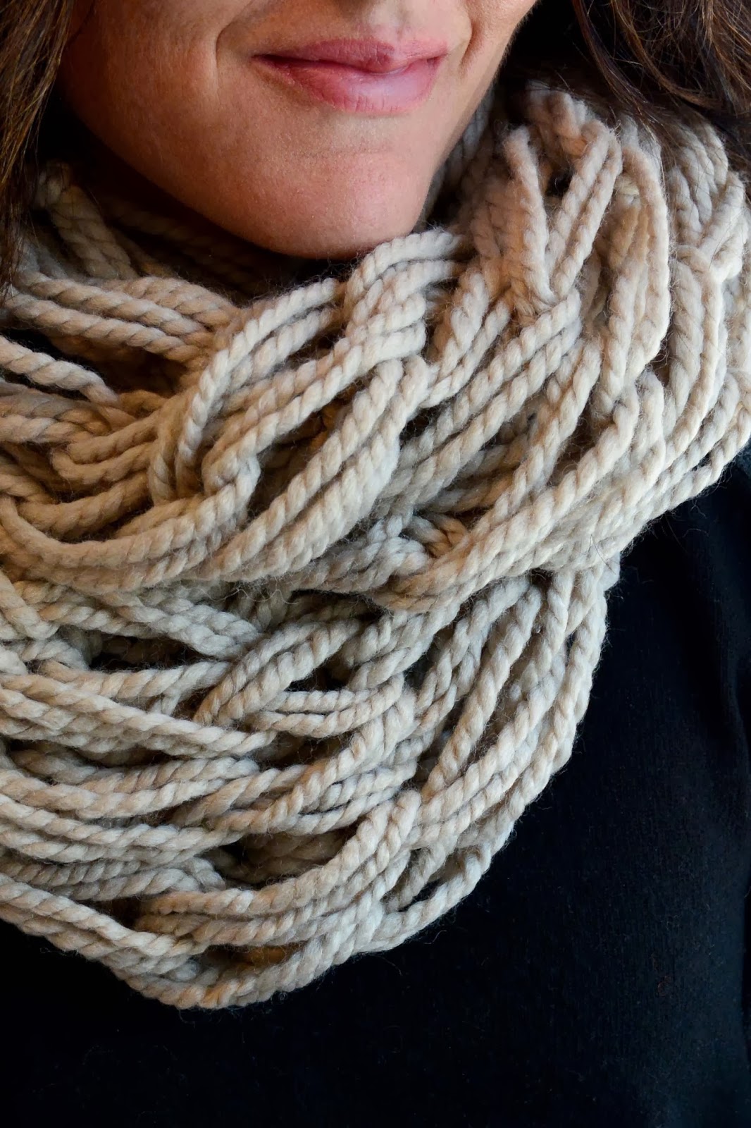 Aesthetic Nest: Knitting: Arm Knit Infinity Cowl (Tutorial)
