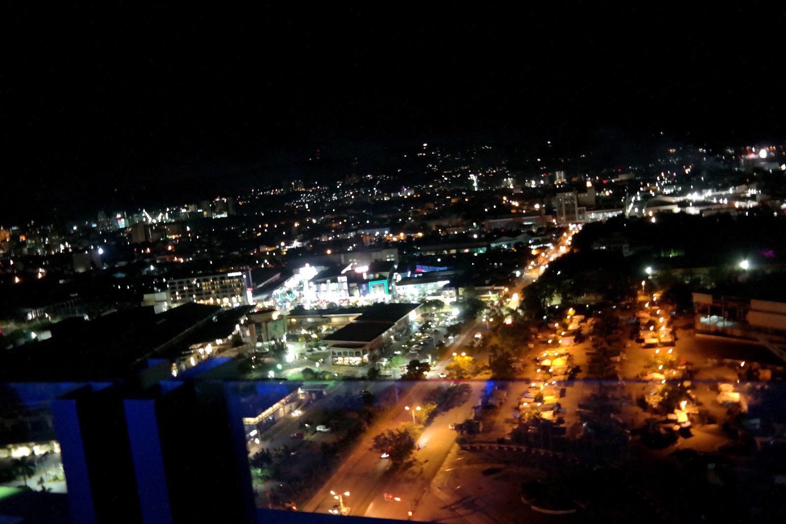 Sand Under My Feet: Cebu 2018 Travel Diary: Twilight Roofdeck Lounge ...