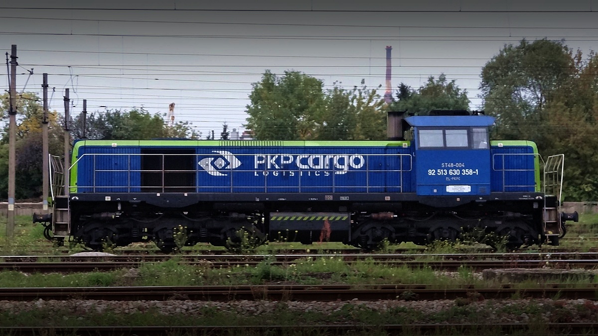 ST48-004 na przetokach na stacji Kielce Herbskie | Kolejowe Kielce