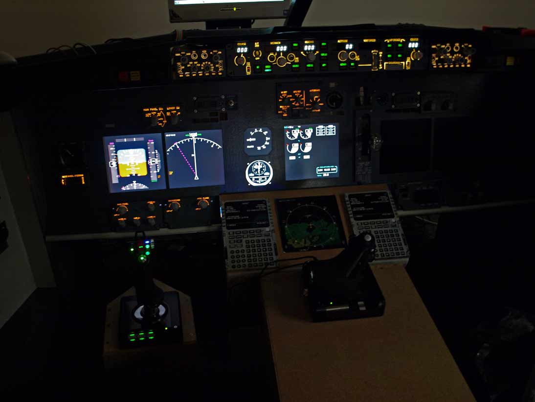 Boeing 737 Homecockpit: MIP (Main Instrumenten Panel) + CDU