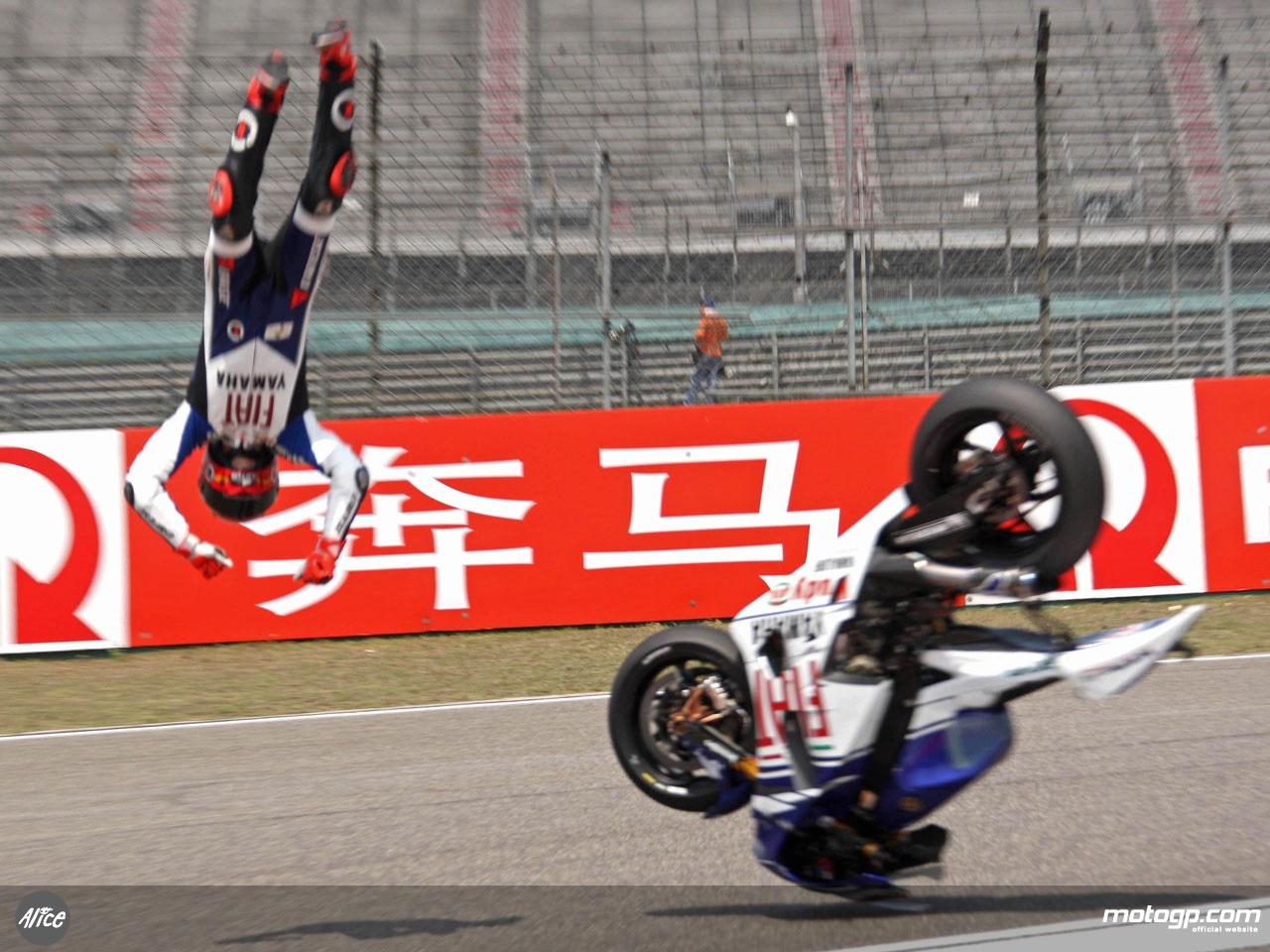 Free Wallpapers: Moto GP crash