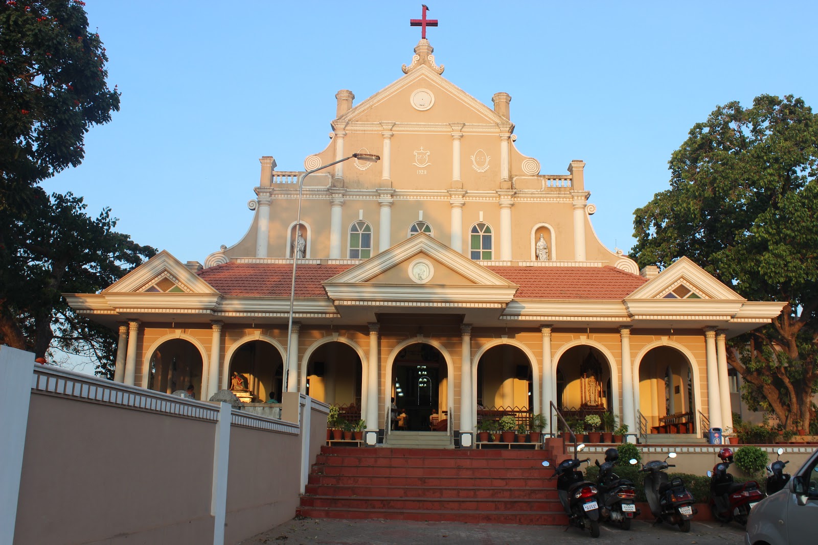 Mangaluru Through My Lens: St Francis Xavier Church