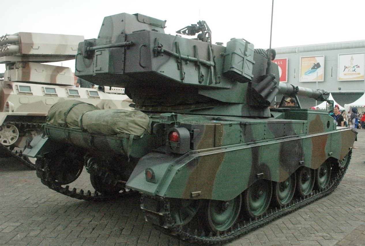 DEFENSE STUDIES: Tank AMX-13 Hasil Modifikasi PT Pindad Ditampilkan