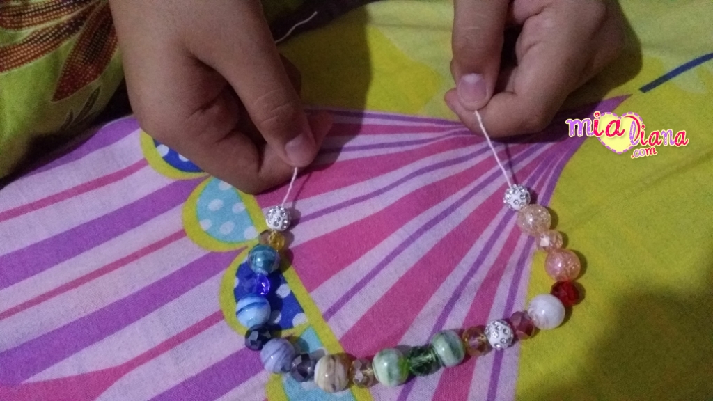 Latihan Kraftangan Buat Gelang Tangan