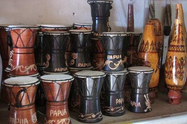 Pengertian Alat Musik Tifa ~ alat musik