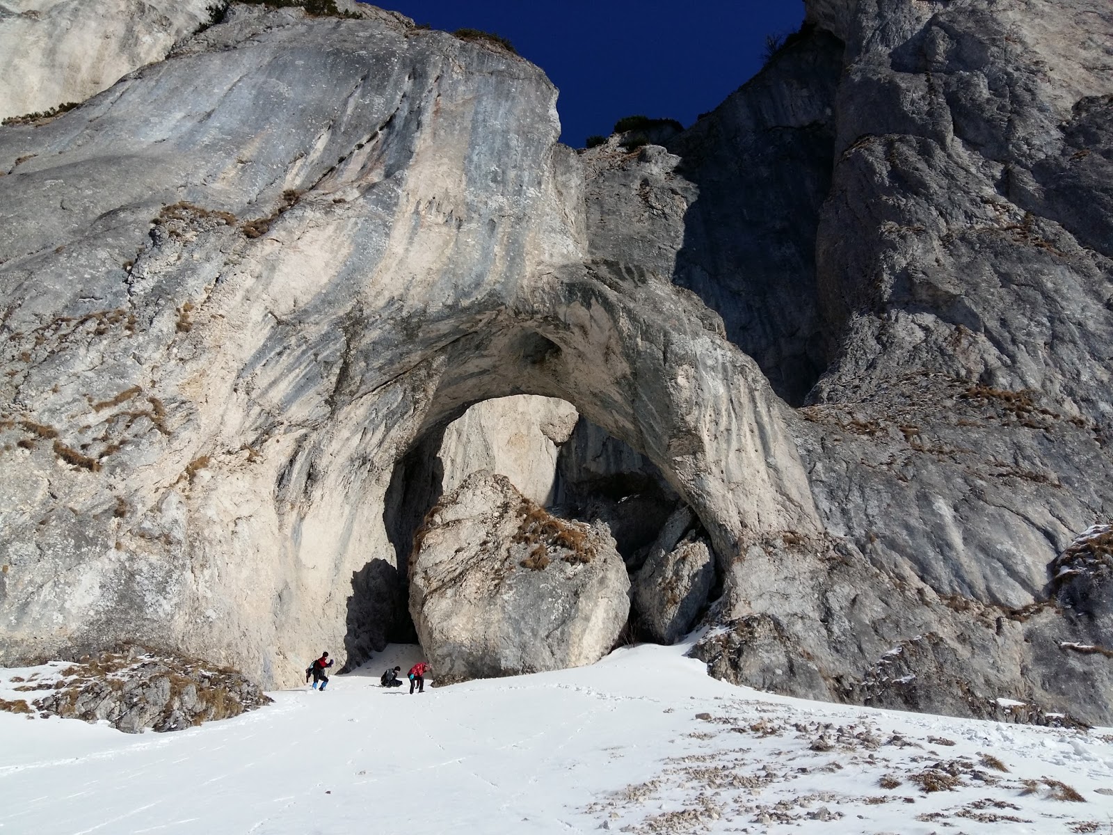 Piatra Craiului vazuta de la Cabana Valea lui Ivan