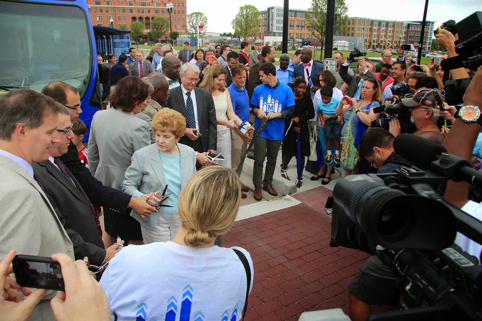 Fullertography: "Metroway"--Bus Rapid Transit--launches in Alexandria ...