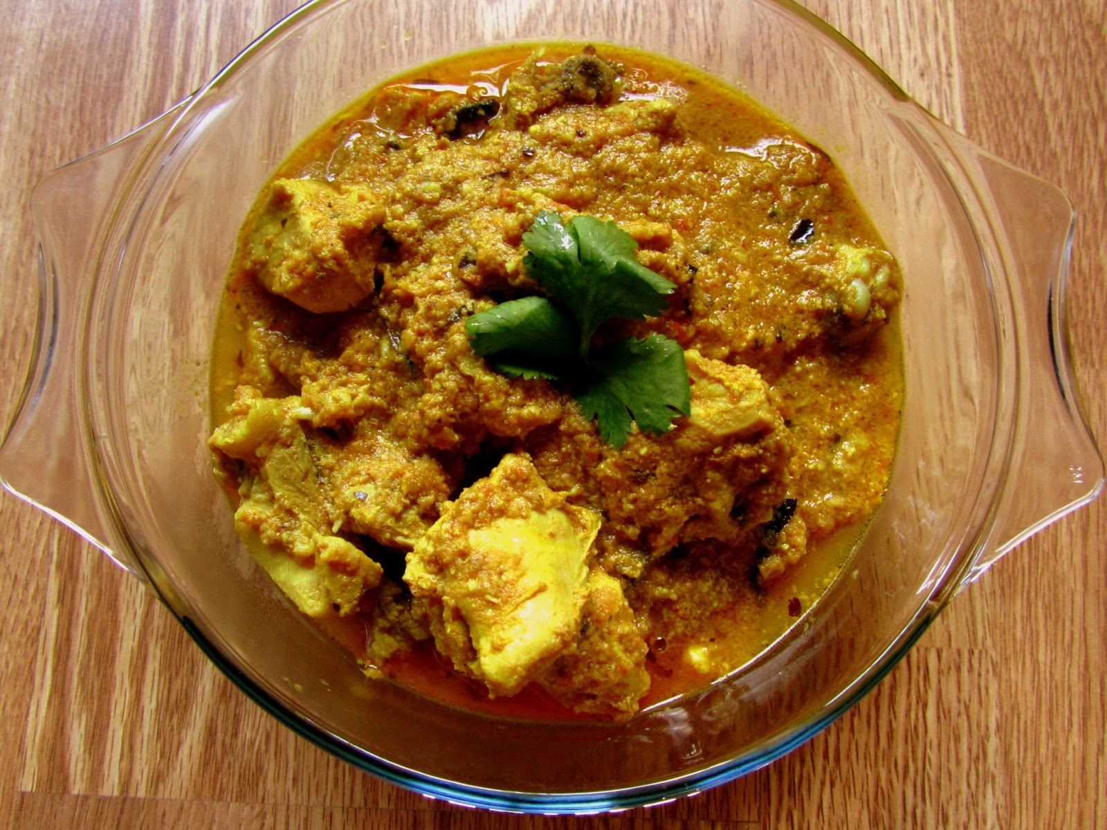 Indulge...: Chettinadu Kozhi Kulambu