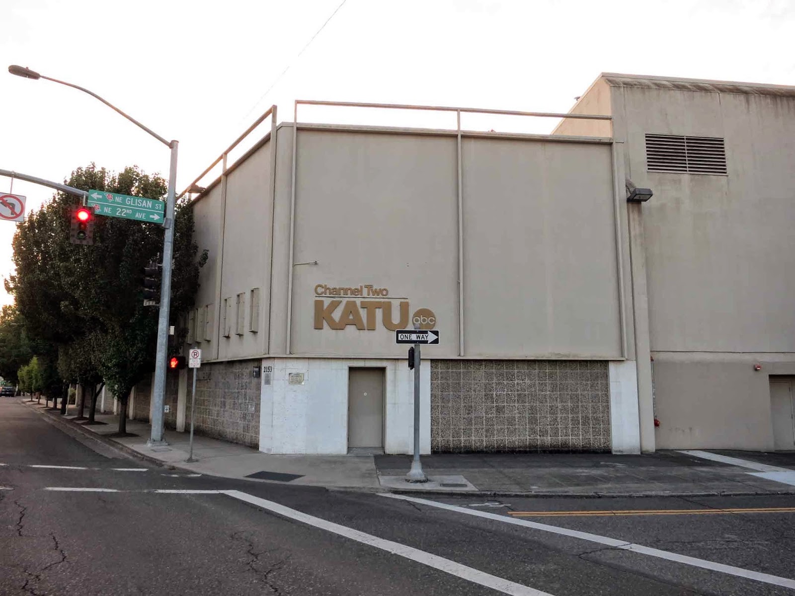 The ZehnKatzen Times: [PDX] The Studios of Portland: KATU, On Your East ...