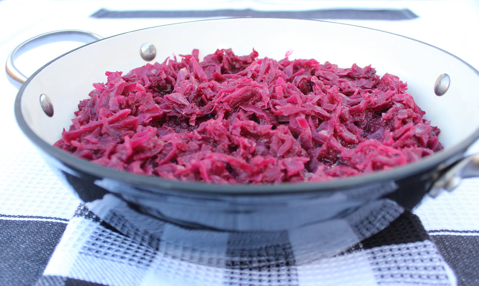 Kitchen Delights: Braised Red Cabbage With Apple - Recipe