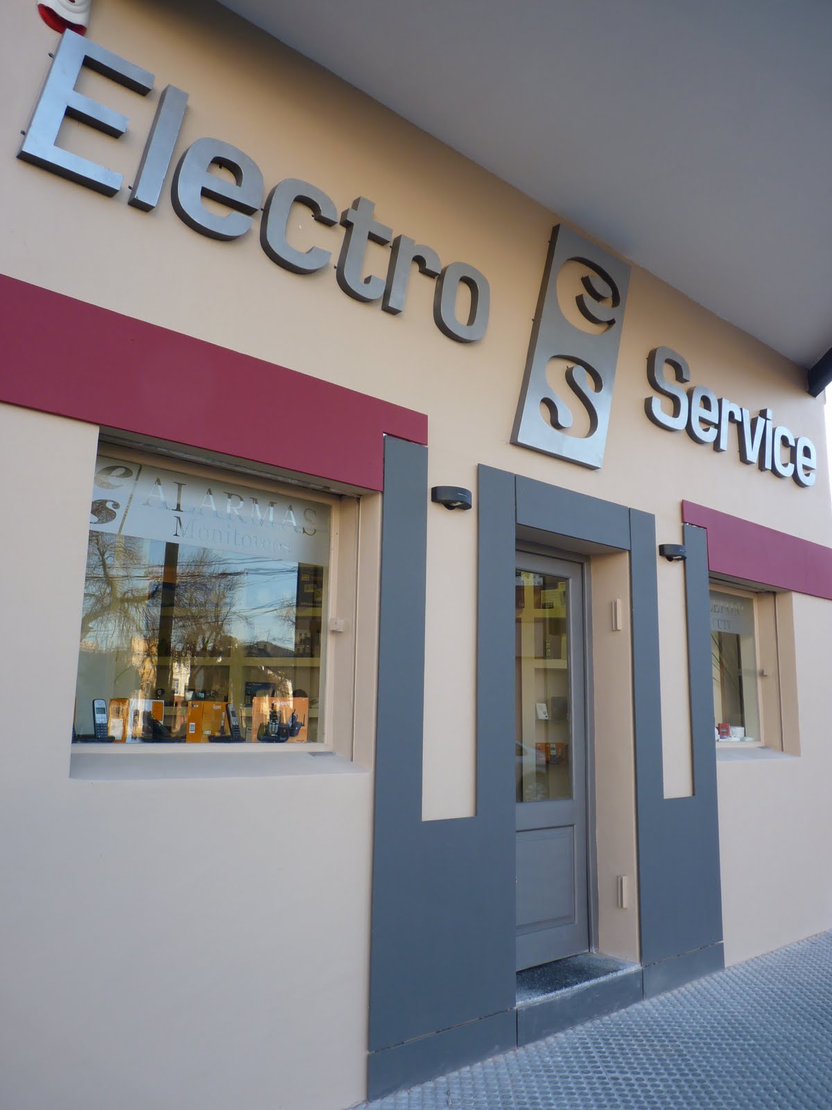 Electro Service, telefonía y seguridad.