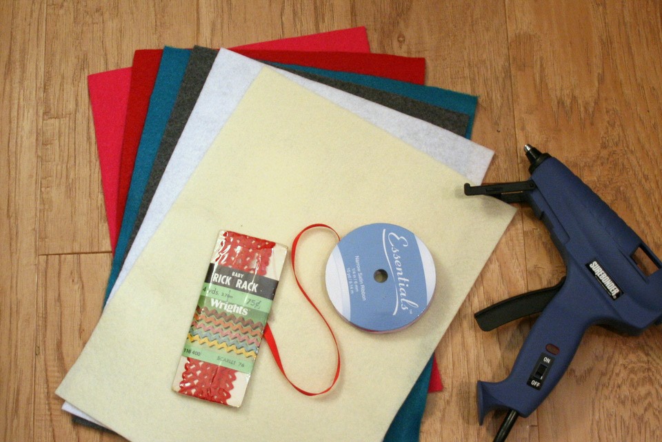 Brown paper and felt holiday gift wrapping success! / Create / Enjoy