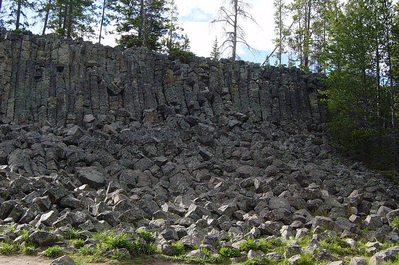 Yellowstone National Park: Mass Wasting and Weathering