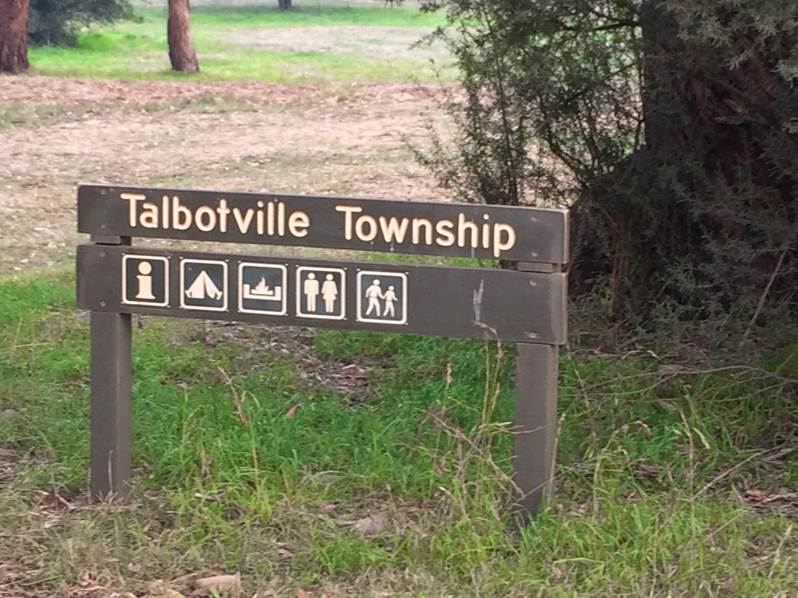 linda & Peter on Tour: Talbotville camp area, Talbotville