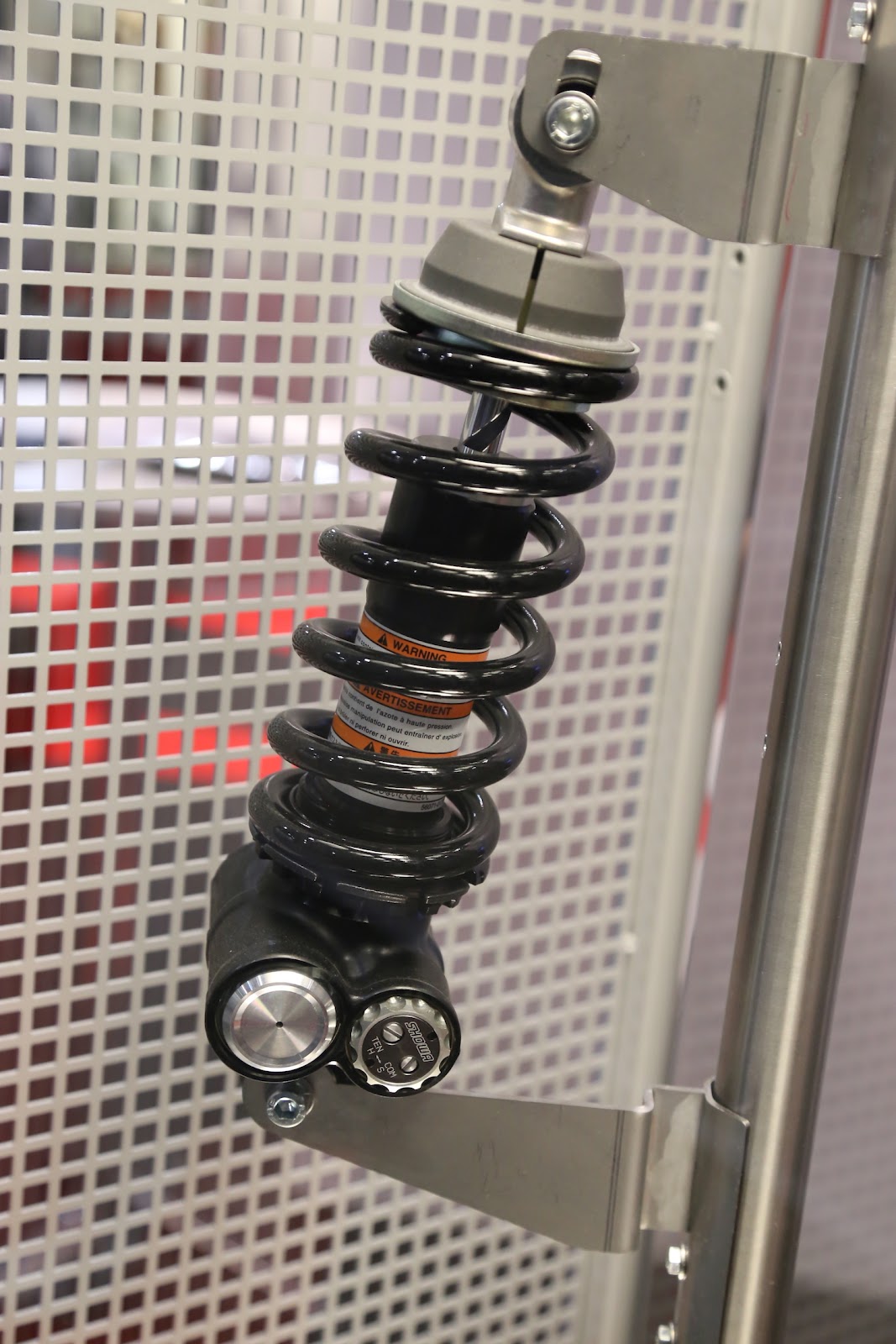 SHOWA 新一代BFF前叉、BFRC避震器