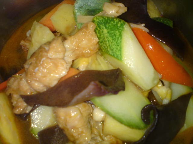 Cooking Pleasure: Stir Fried Dried Lily Buds with Black Fungus