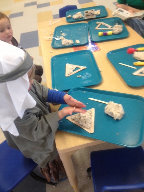Gan Camarillo Preschool: Natural Clay Pyramids!