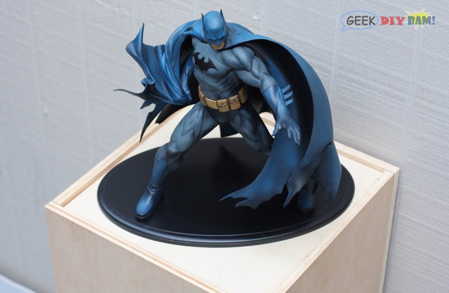 GEEK DIY BAM!: DC COMICS BATMAN STATUE DISPLAY PEDESTAL STAND DIY ...