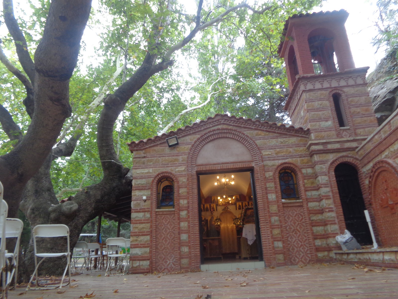 ΙΕΡΟΣ ΝΑΟΣ ΑΓΙΟΥ ΓΕΩΡΓΙΟΥ ΕΥΚΑΡΠΙΑΣ: ΠΕΡΙΗΓΗΘΕΙΤΕ ΣΤΟ ΑΓΙΑΣΜΑ ΤΟΥ ...