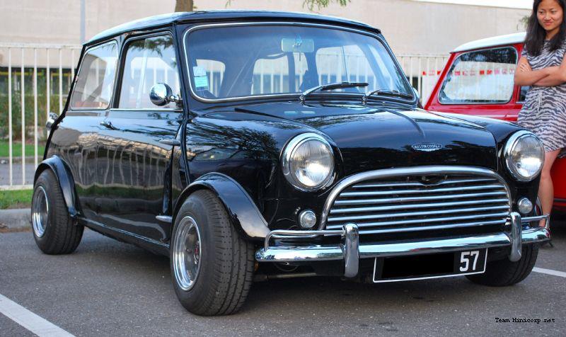 Mini Cooper S MKII de 1968: 155 photos en couleur de filles & Mini d ...