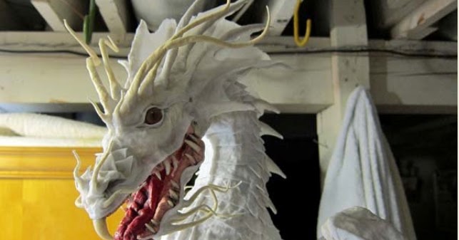 White Wolf : Paper Mache Artist Creates Amazing Dragons (Photos - Video)