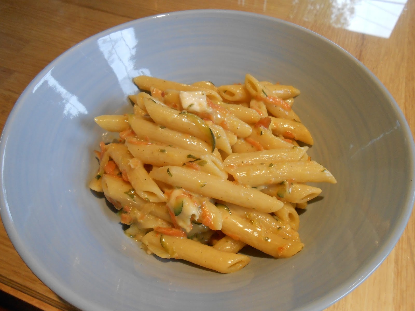 Eat cook and love: Pâtes crémeuses au brie, aux carottes et aux courgettes