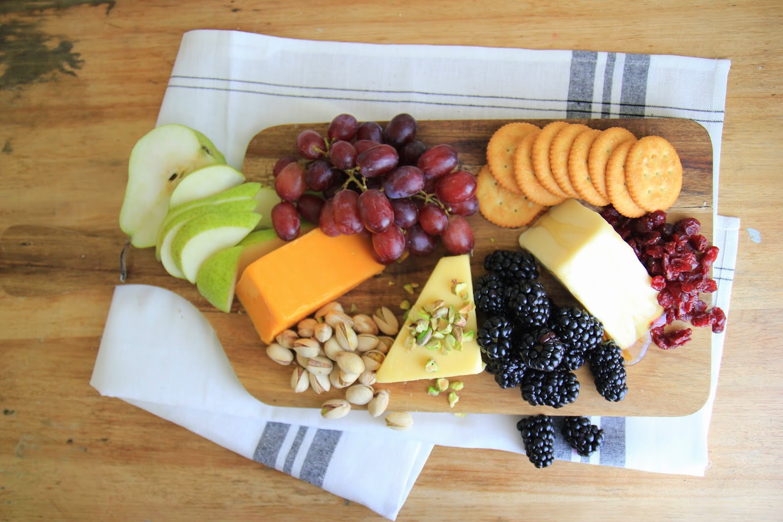 How to Build a Beautiful, Bountiful Cheese Board – Jenny Steffens Hobick