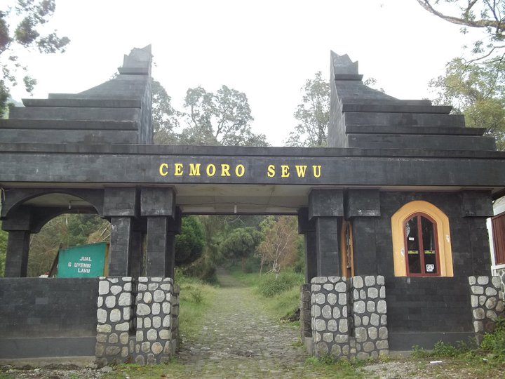 DK's Diary: Jalur Pendakian Gunung Lawu via Cemoro Sewu