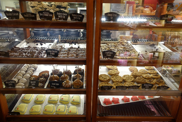 HelloKen.com: First visit to Kneaders Bakery and Cafe