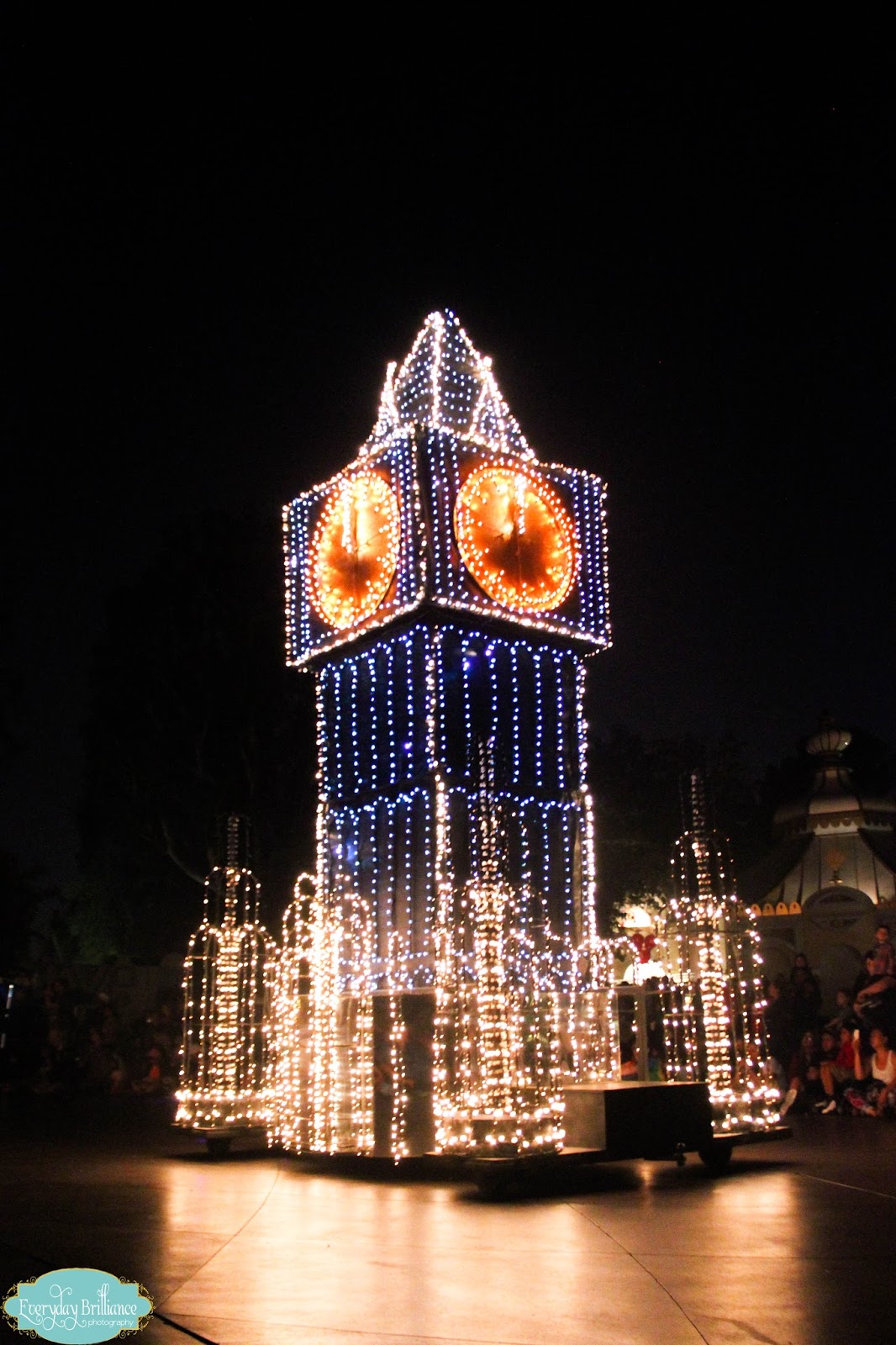 Everyday Brilliance Photography: Main Street Electrical Parade