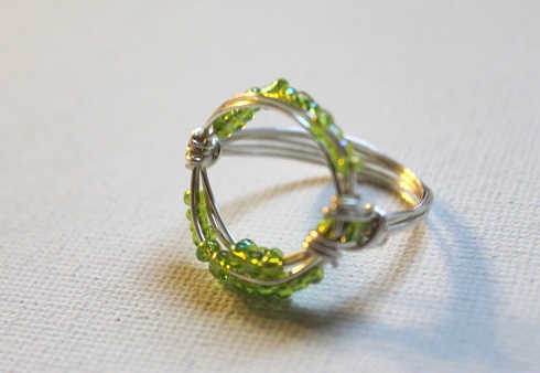 Easy Wire Circle Ring Tutorial / The Beading Gem