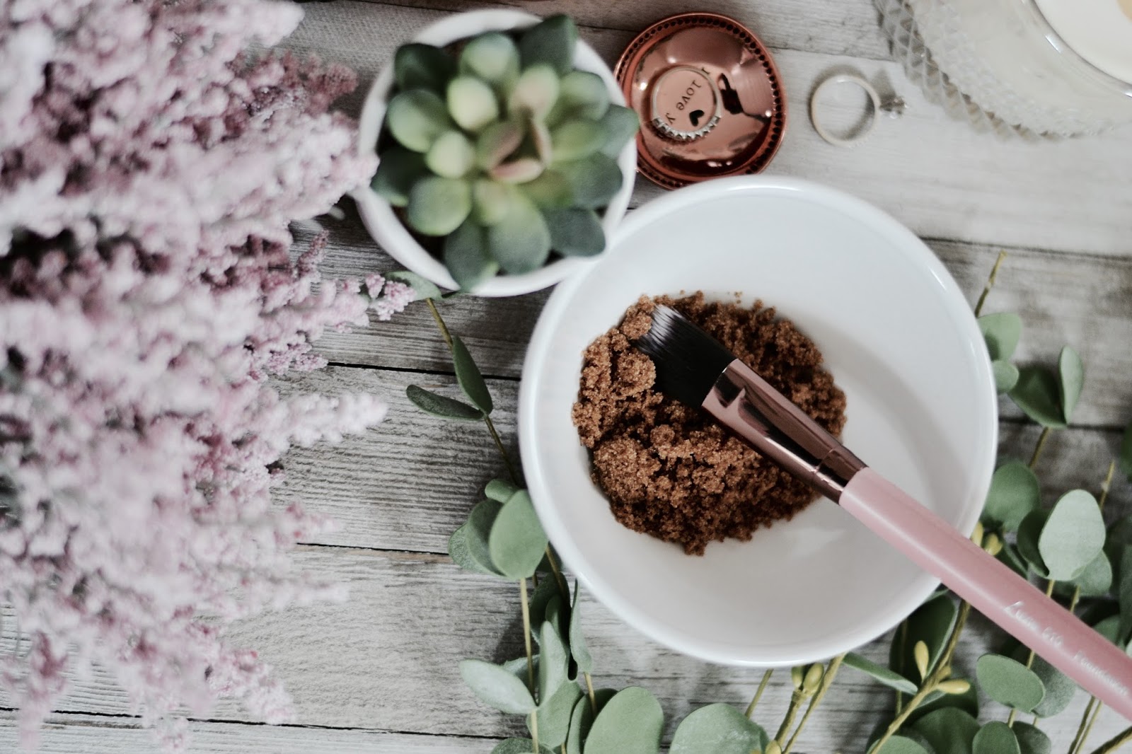 SUPER EASY DIY FACE MASK / By Erika Batista